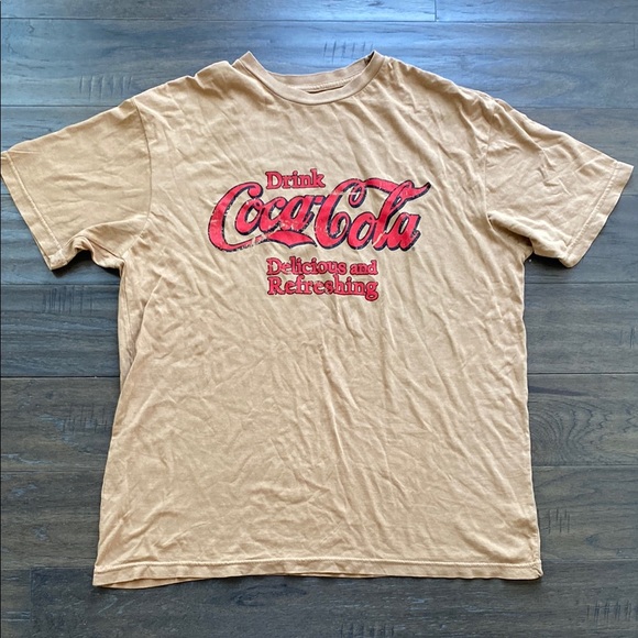 Coca Cola | Shirts | Coca Cola Vintage Style Tshirt Mens Sz Large Tan ...